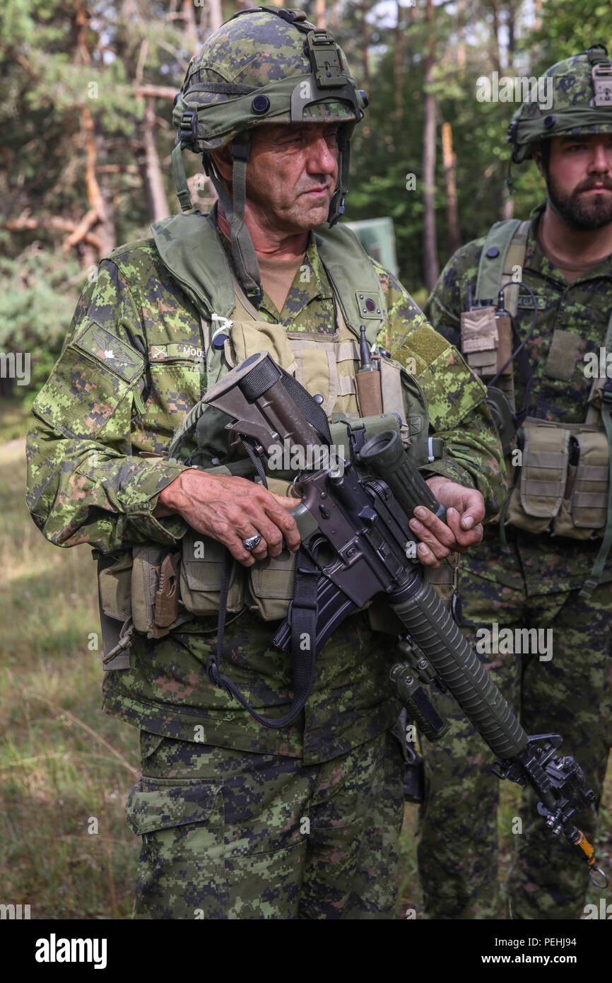 Royal 22nd regiment hi-res stock photography and images - Alamy