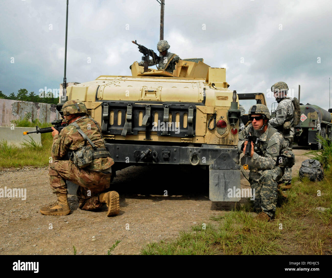 82nd airborne division artillery released hi-res stock photography and ...