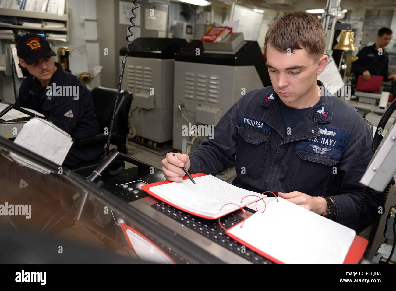 150825-N-TW634-061 NORTH PACIFIC OCEAN (Aug. 25, 2015) Engineman 1st ...