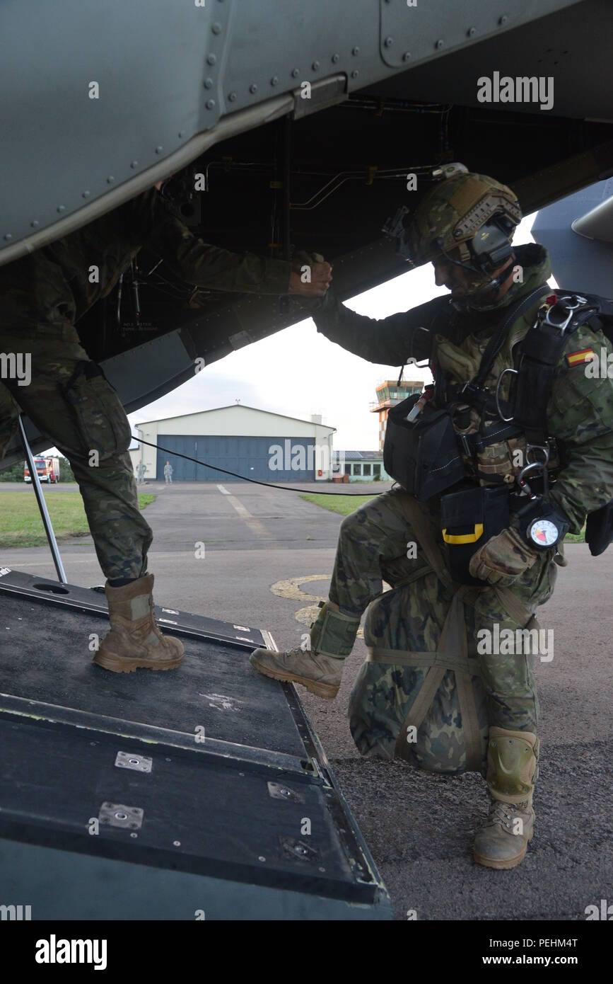Spanish paratroopers board a CV-22 Osprey at Baumholder Airfield during ...