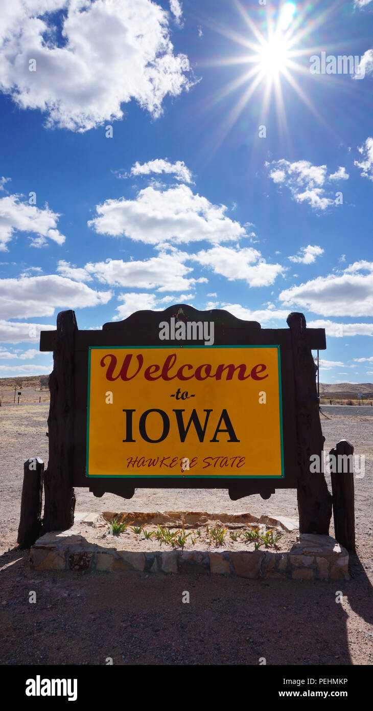 Welcome to Iowa road sign with blue sky Stock Photo - Alamy