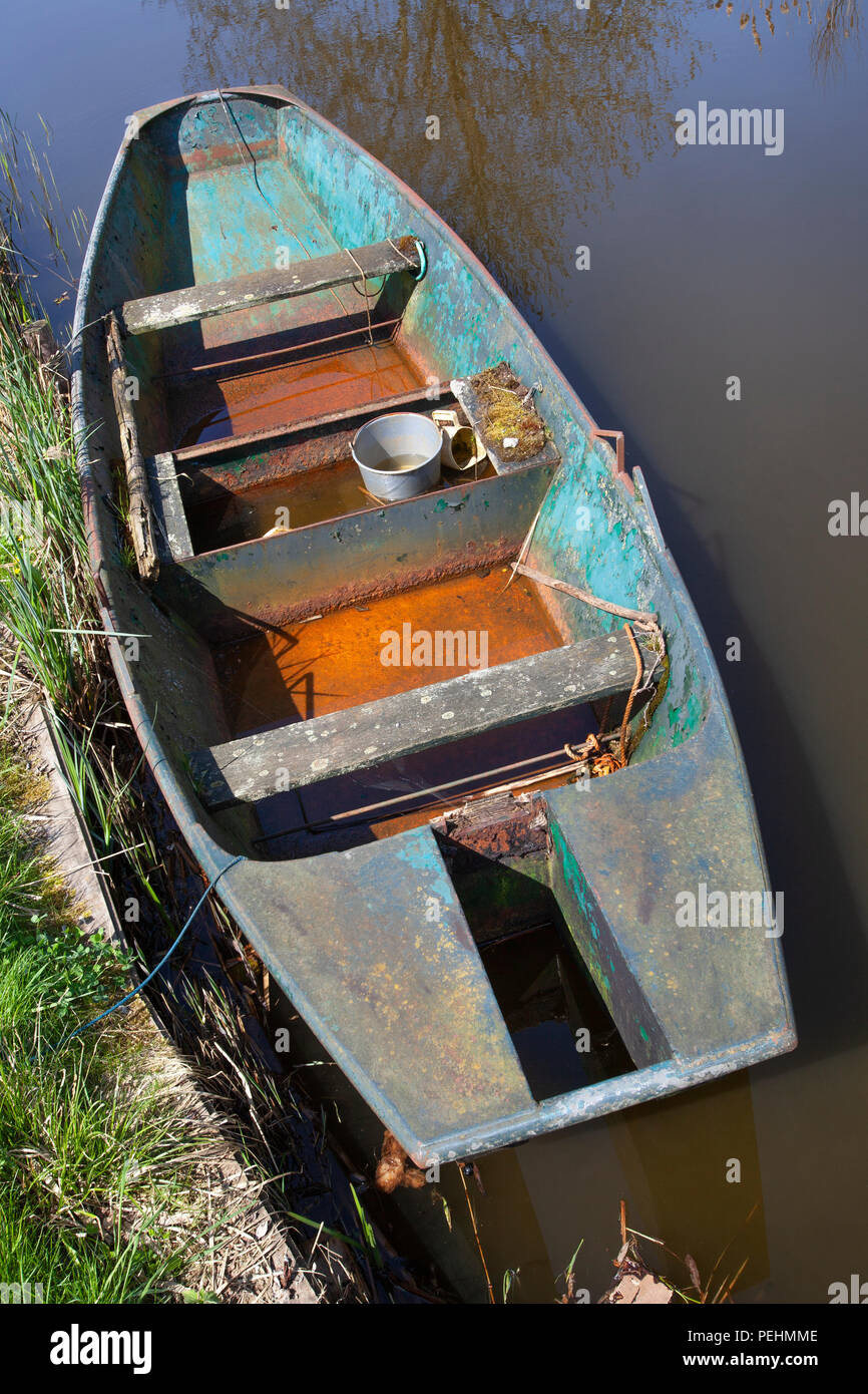 Rowing boat from above hi-res stock photography and images - Alamy