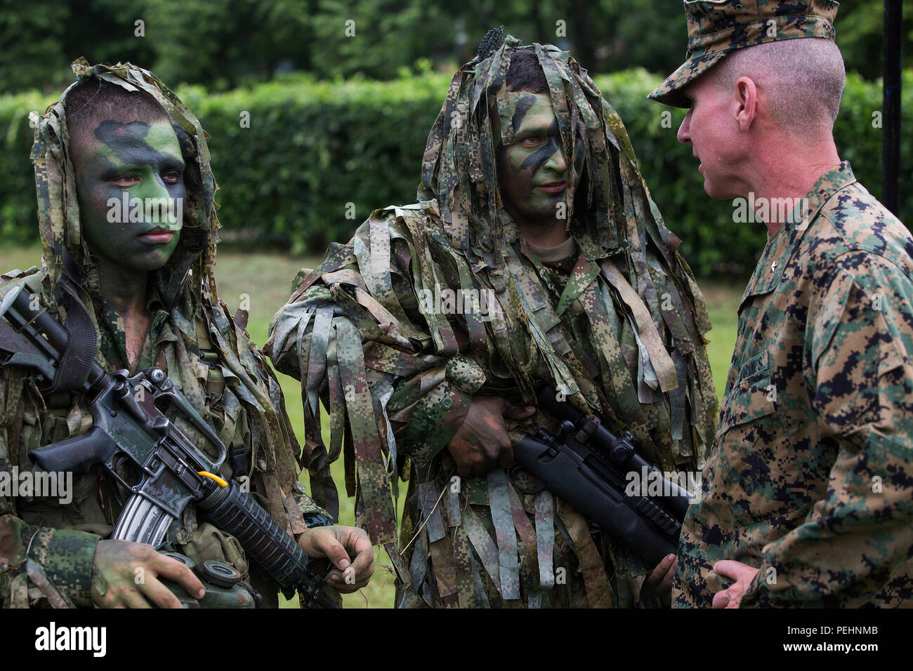 Brigadier Gen. Eric Smith, right, commanding general of U.S. Marine ...