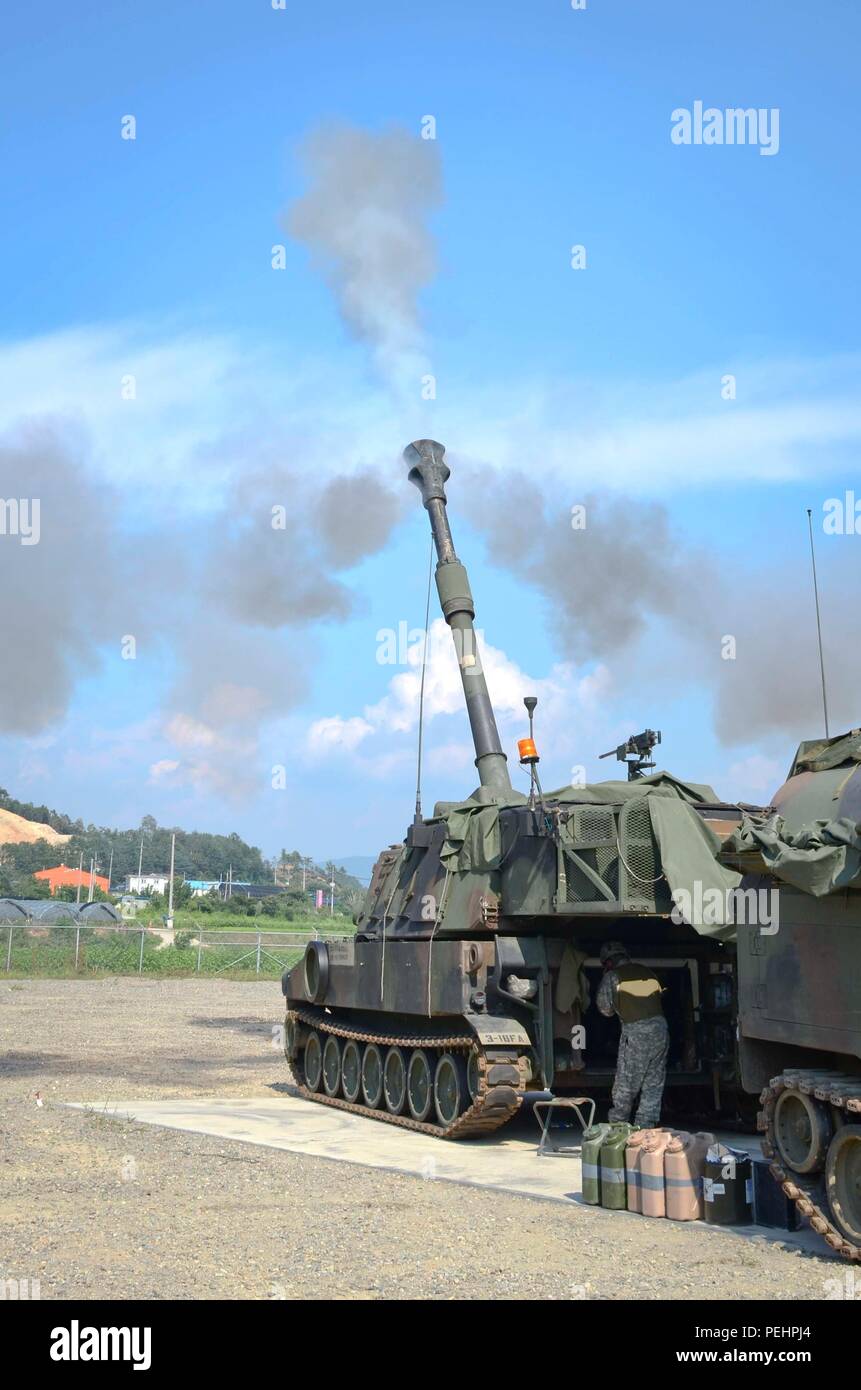 An M109A6 Paladin manned by the Soldiers of Bravo Battery, 3rd ...