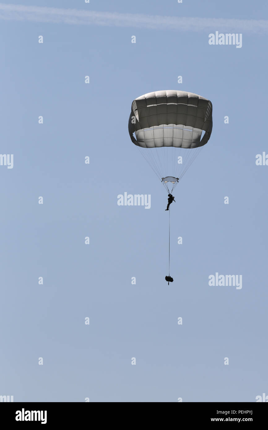 Load parachutes hi-res stock photography and images - Alamy