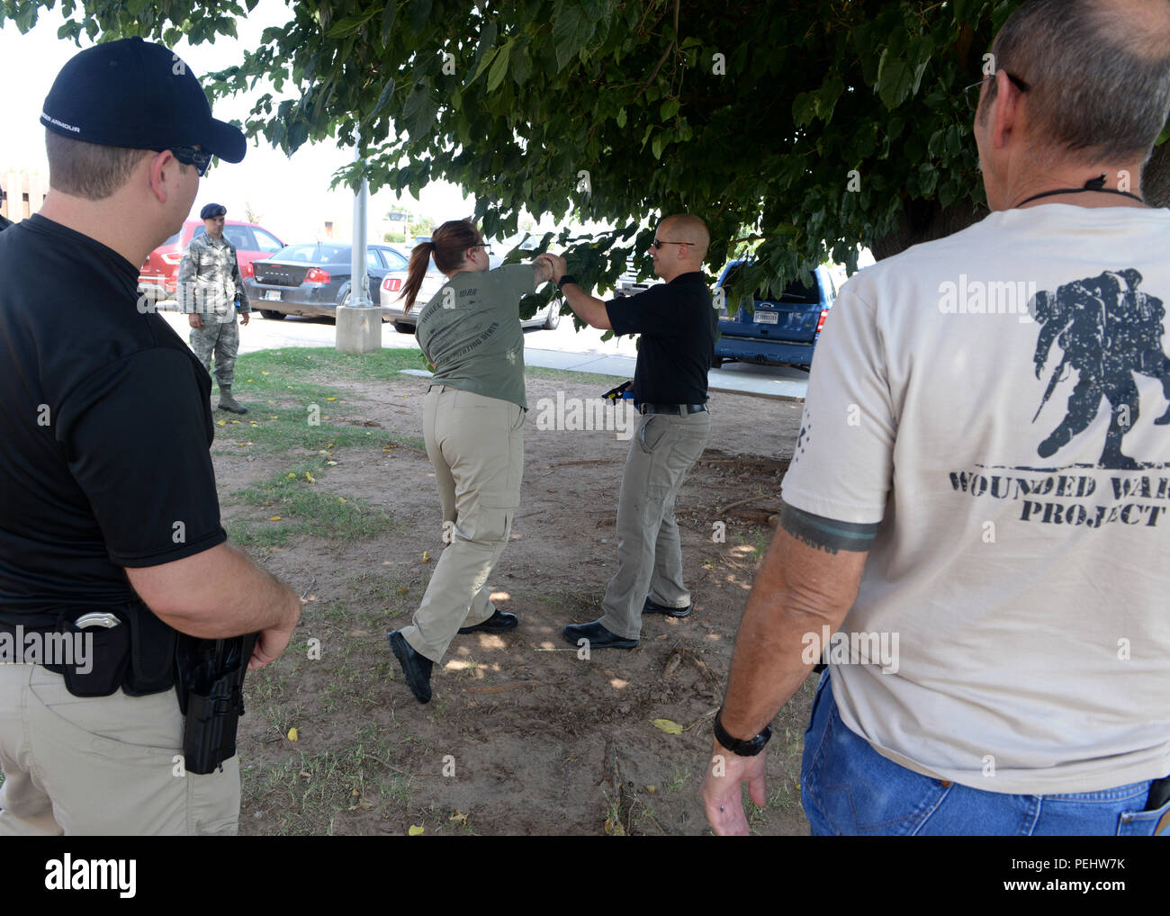 Officers non lethal weapon hi-res stock photography and images - Alamy