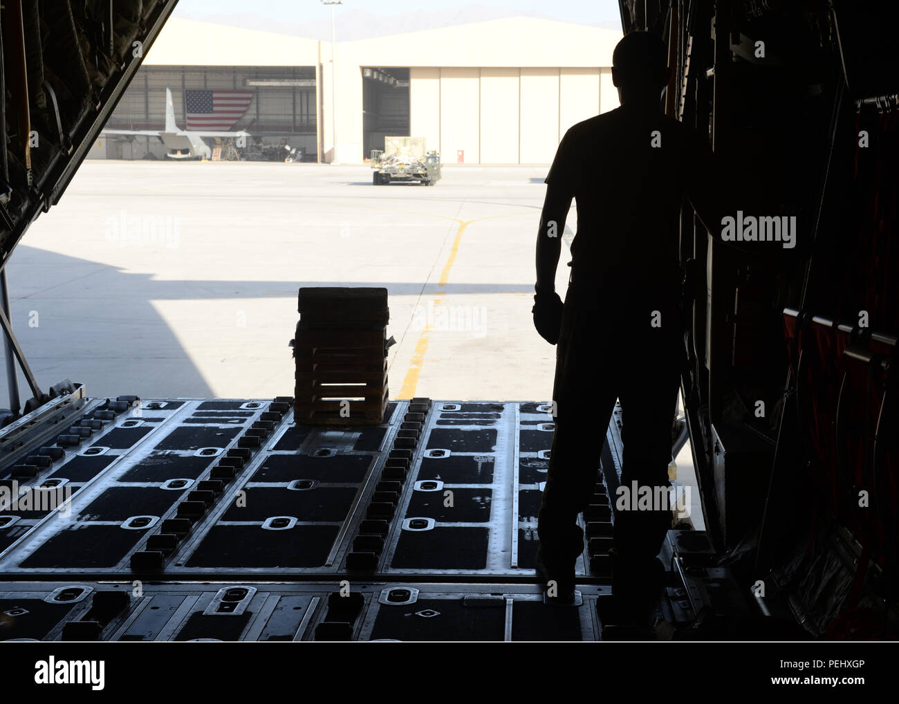 Offloading goods hi-res stock photography and images - Alamy