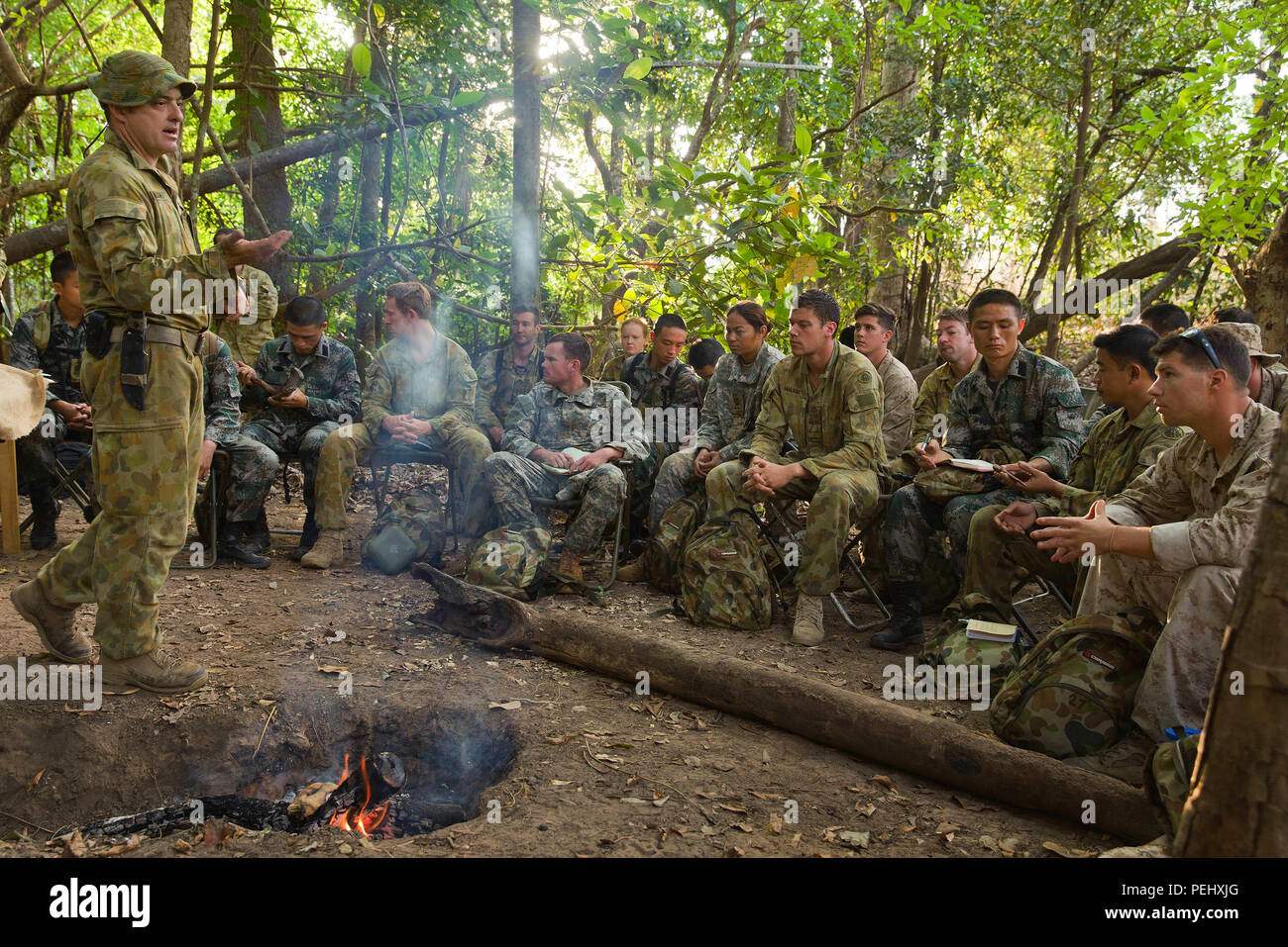 Australian Army soldier Sergeant Rob Nelson teaches Australian Army, U ...