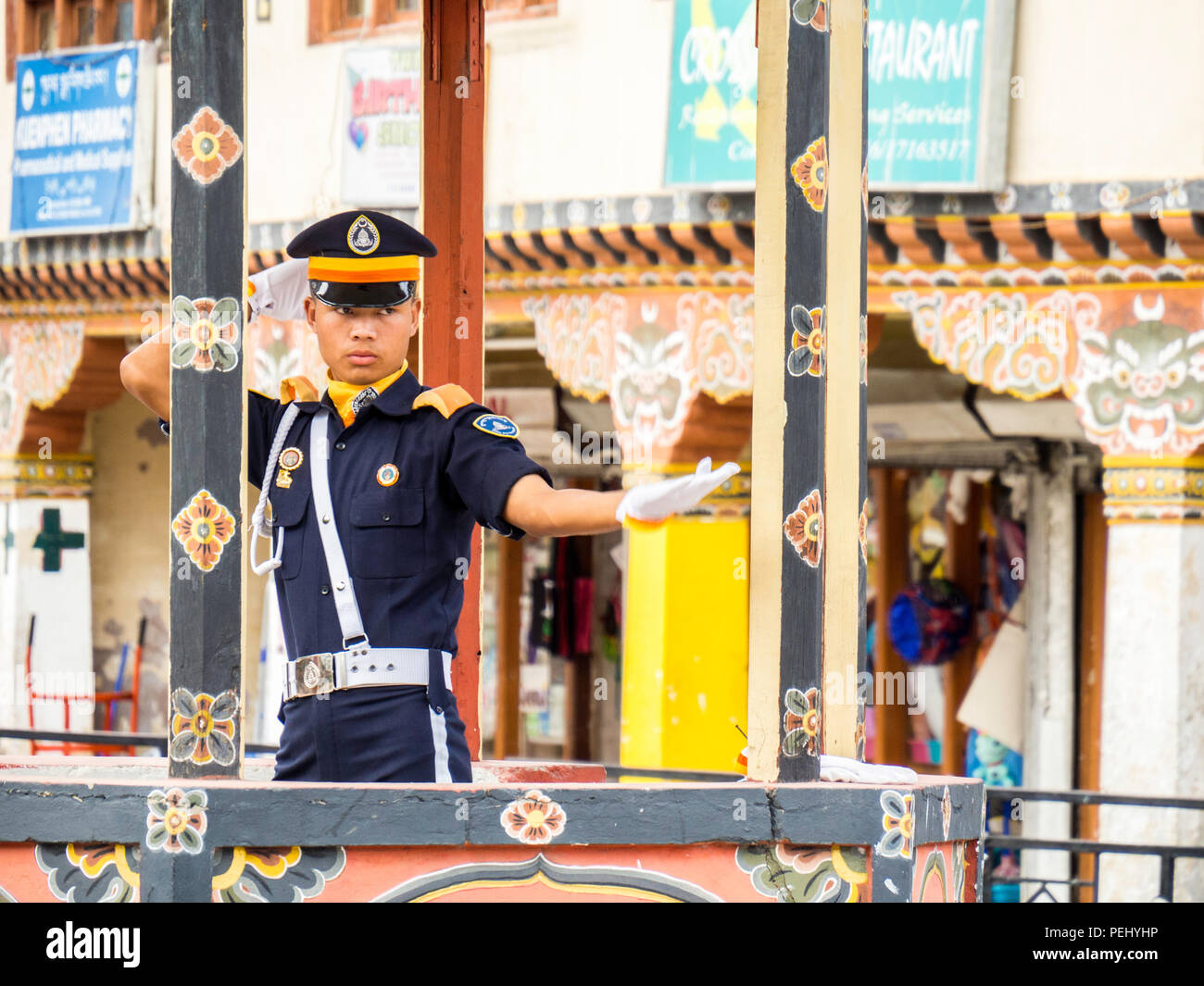 Policeman controlling traffic hi-res stock photography and images - Alamy