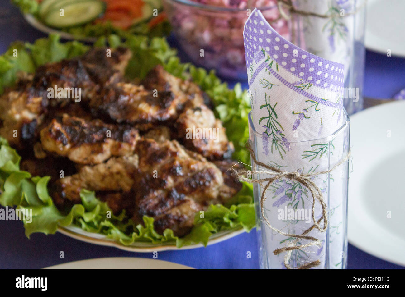 Barbecue setting hi-res stock photography and images - Alamy