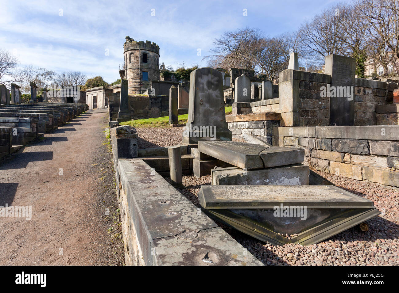 Carlton burial ground graveyard in Edinburgh Stock Photo - Alamy