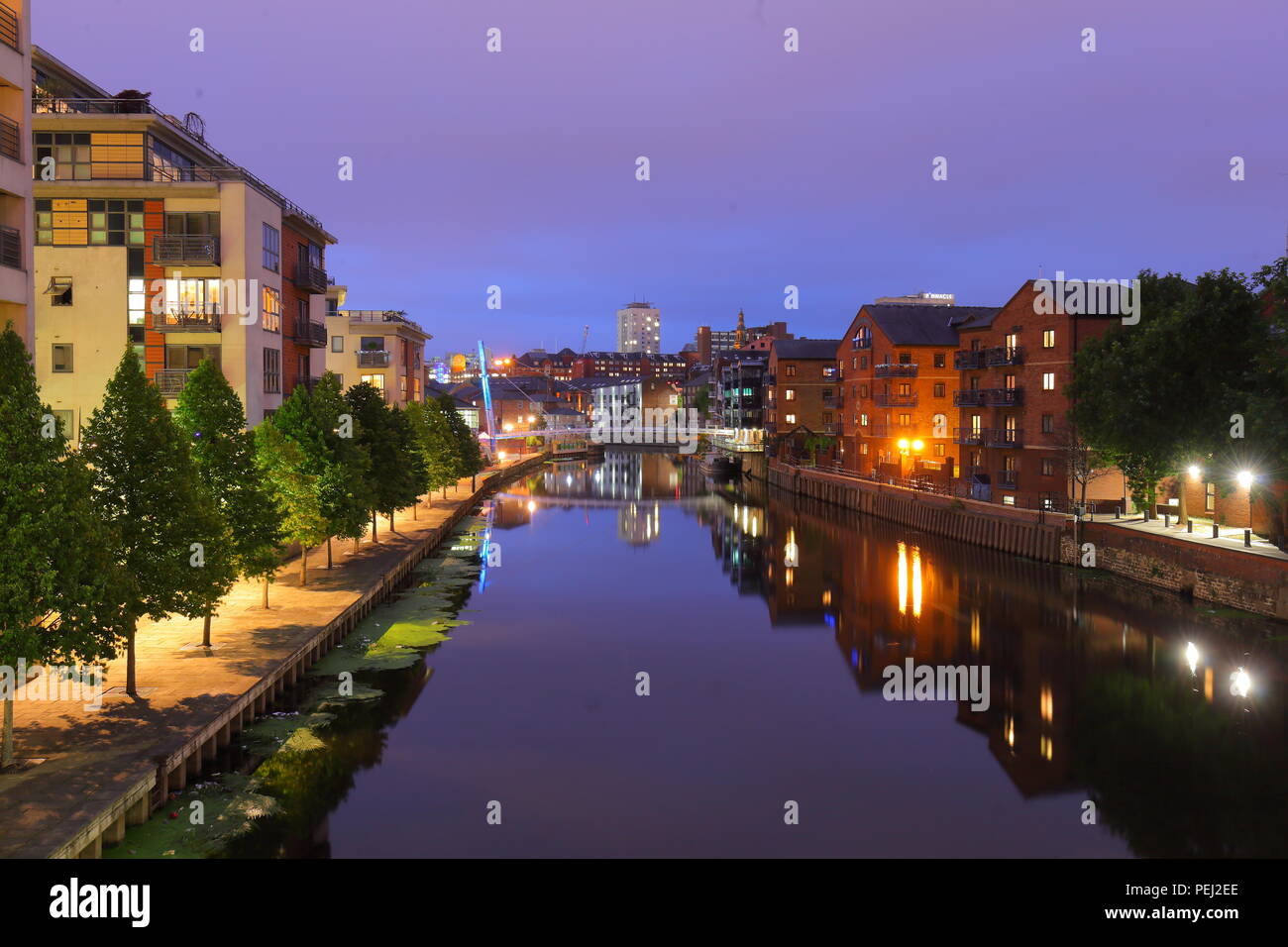 Leeds waterfront at night hi-res stock photography and images - Alamy