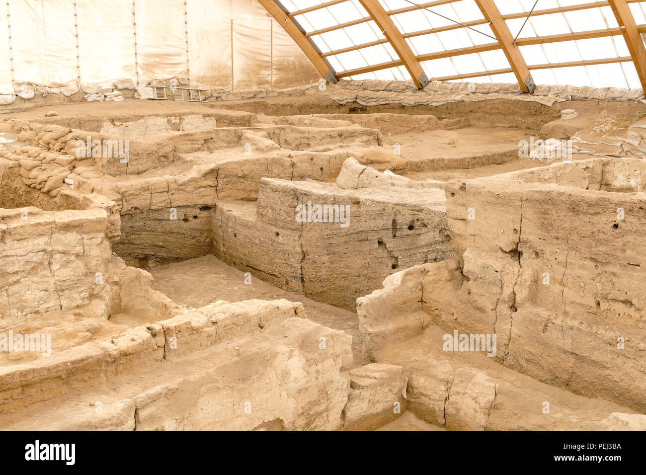 Catalhoyuk is oldest town in world with large Neolithic and ...