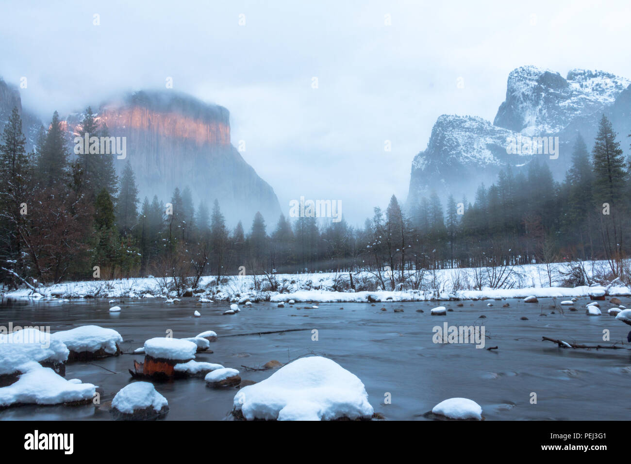 Yosemite high resolution hi-res stock photography and images - Alamy