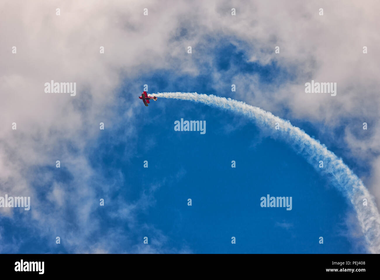 Red bi wing plane flying hi-res stock photography and images - Alamy