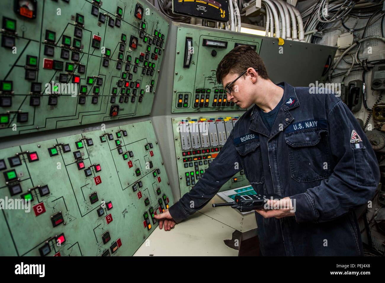 Damage control console hi-res stock photography and images - Alamy