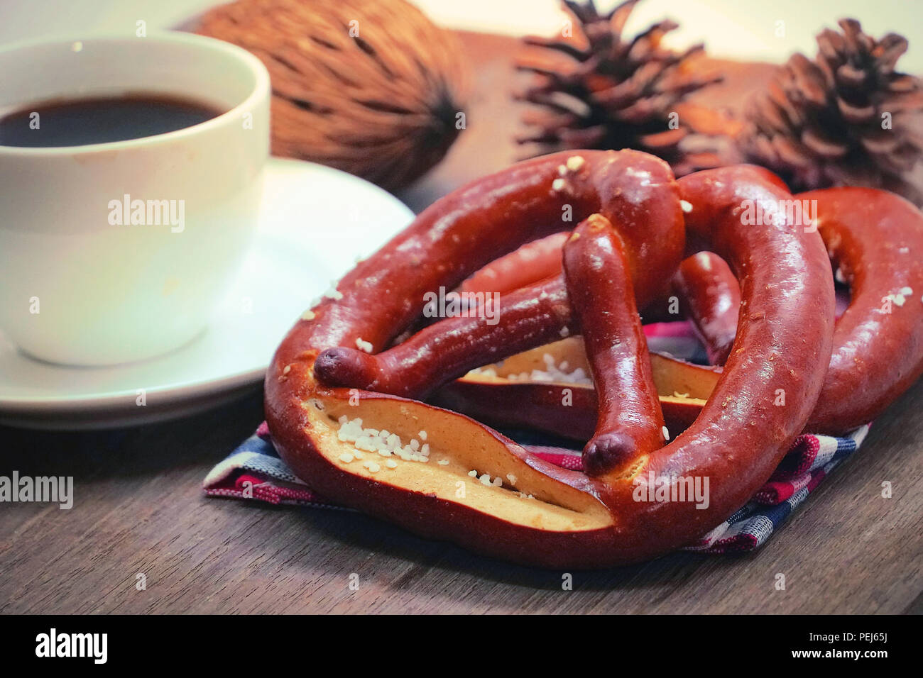 Tasty pretzel glass beer hi-res stock photography and images - Alamy