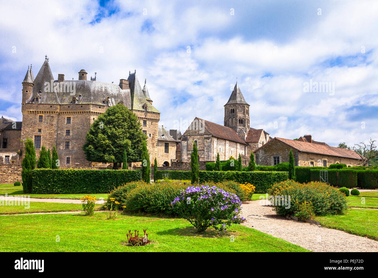 Beautiful medieval architecture palace hi-res stock photography and ...