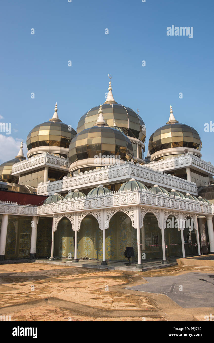 Crystal mosque islamic architecture hi-res stock photography and images ...