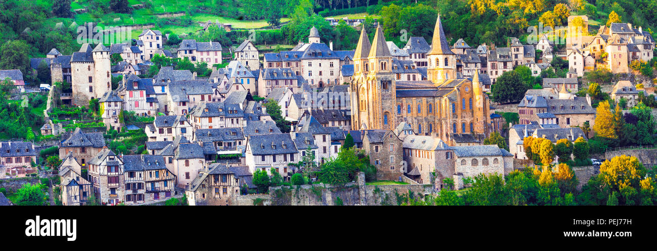 Conques france village hi-res stock photography and images - Alamy