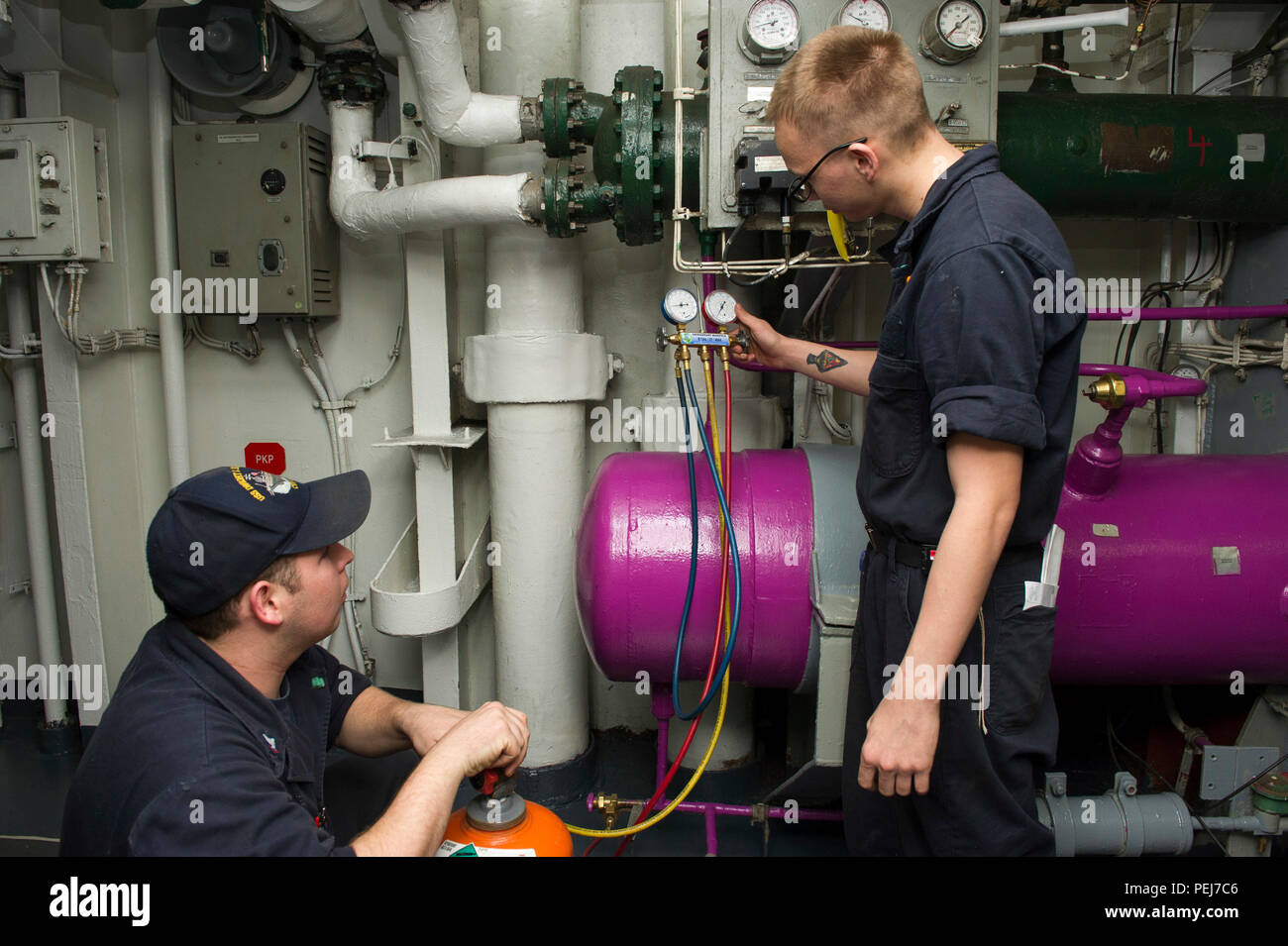 151207-N-FI568-009 ATLANTIC OCEAN (Dec. 7, 2015) – Engineman 3rd Class ...