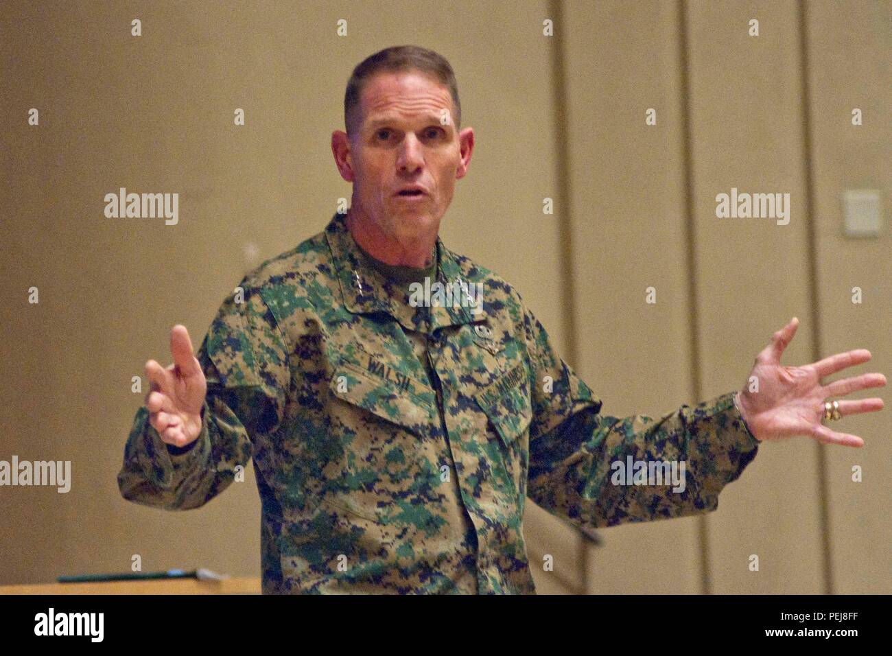 Lt gen robert walsh hi-res stock photography and images - Alamy