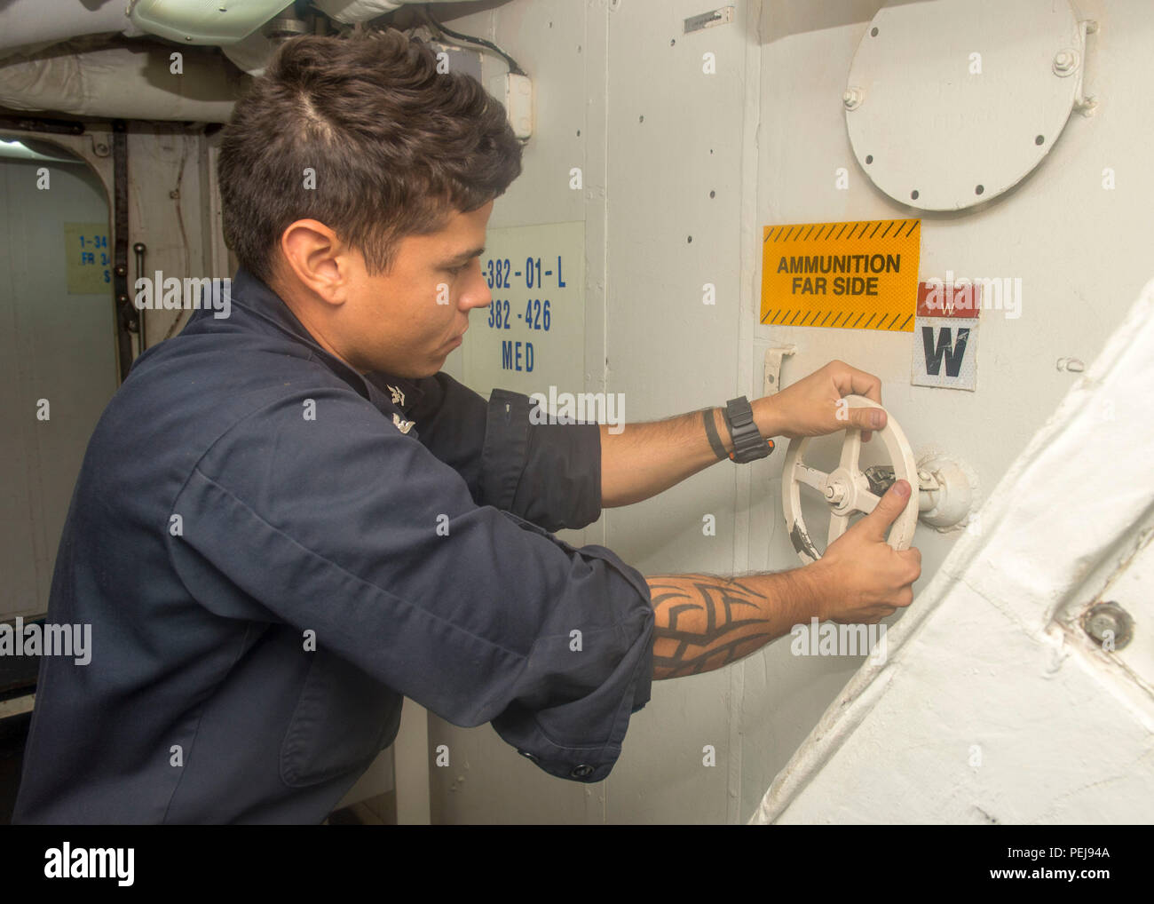 21 inch torpedo hi-res stock photography and images - Alamy