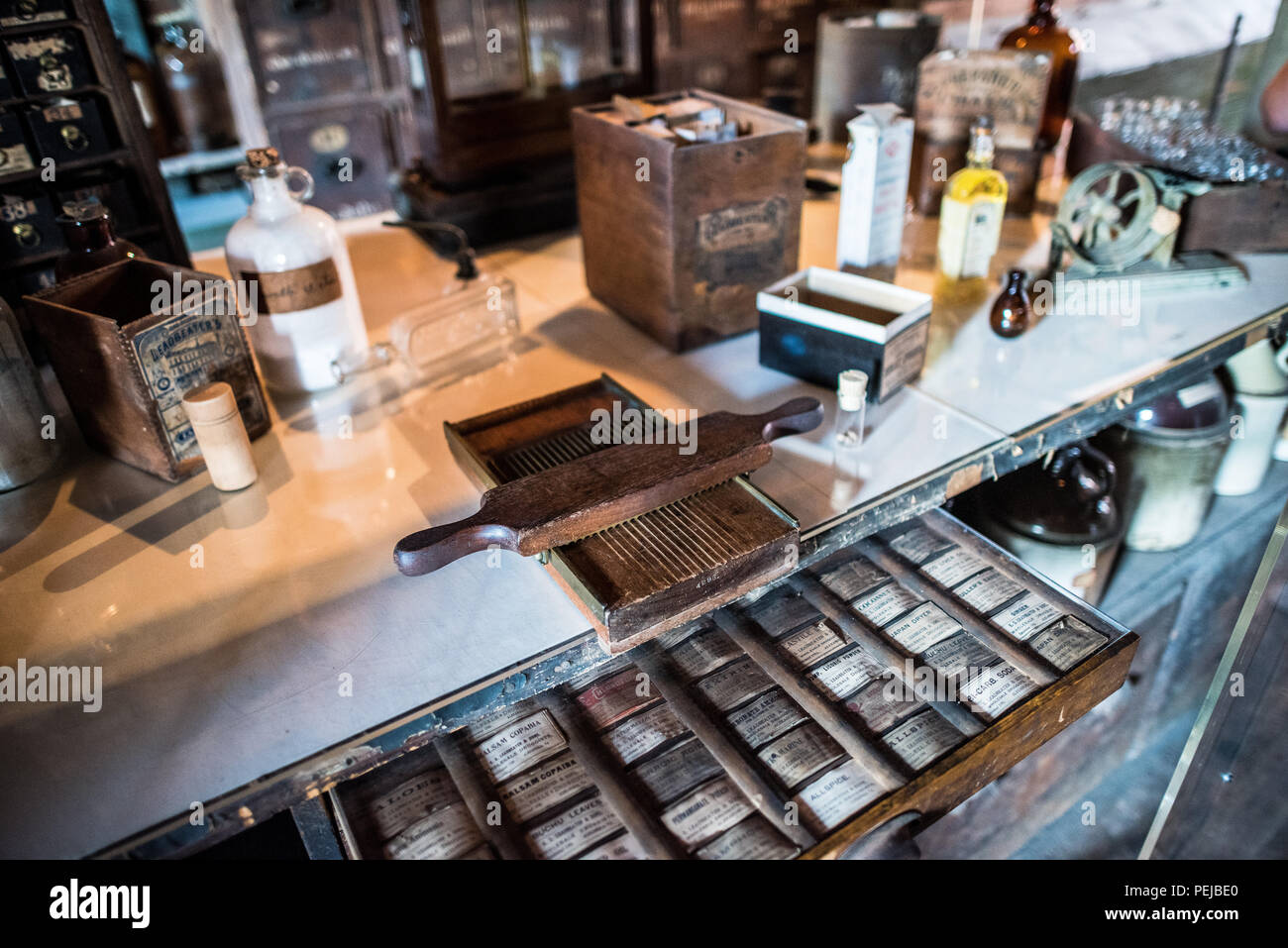 Antique pharmacy tools hi-res stock photography and images - Alamy