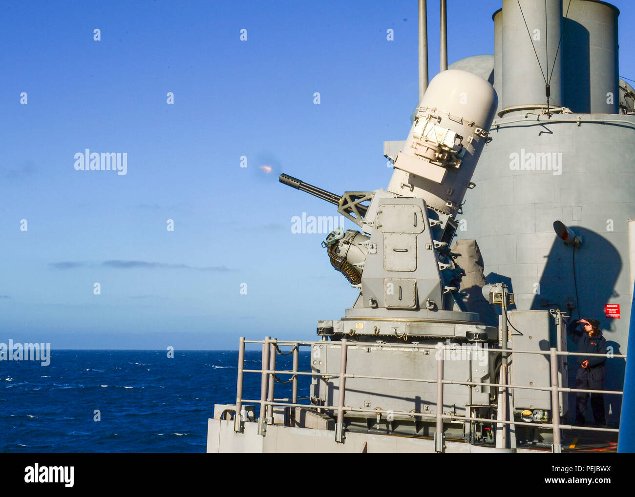 151213-N-GW139-048 PACIFIC OCEAN (Dec. 13, 2015) Ticonderoga-class ...