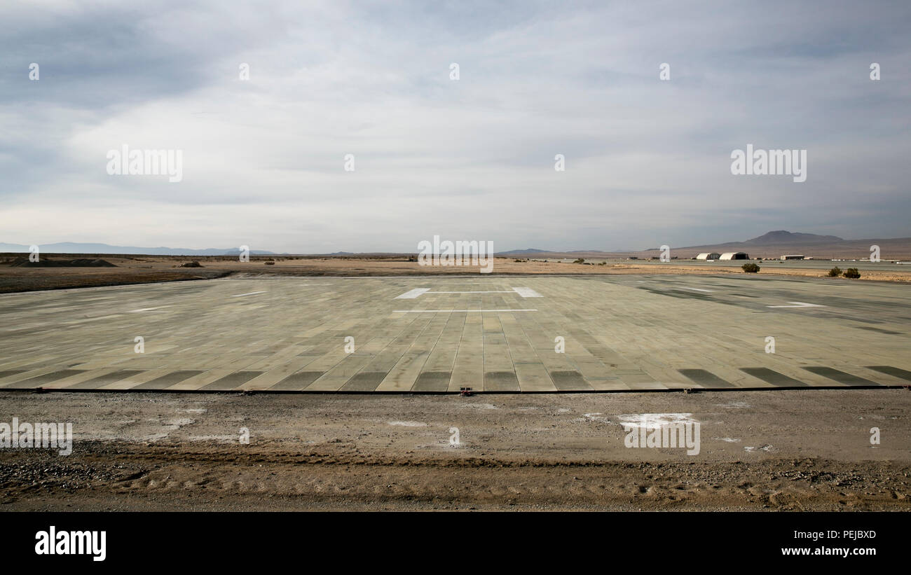 Vertical take off and landing pad hi-res stock photography and images ...