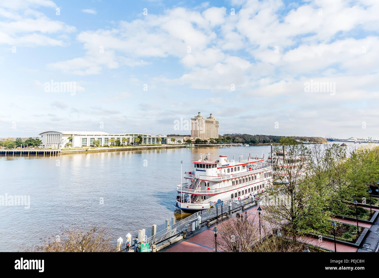 Old fashioned riverboat hi-res stock photography and images - Alamy