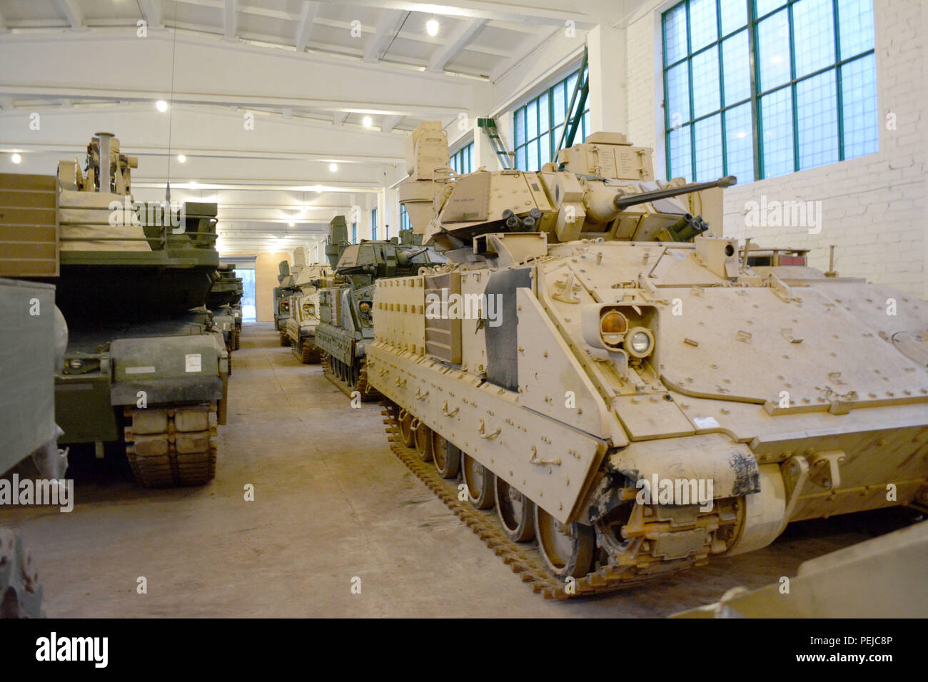 Army warehouse activity hi-res stock photography and images - Alamy
