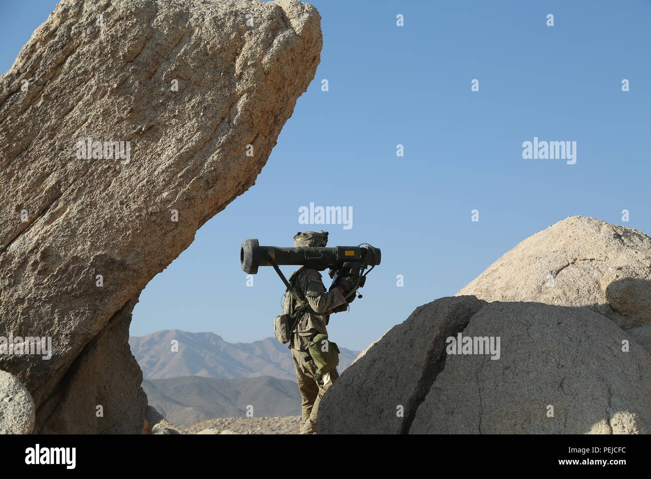 Soldiers from Oregon Army National Guard’s Delta Company, 3rd Battalion ...
