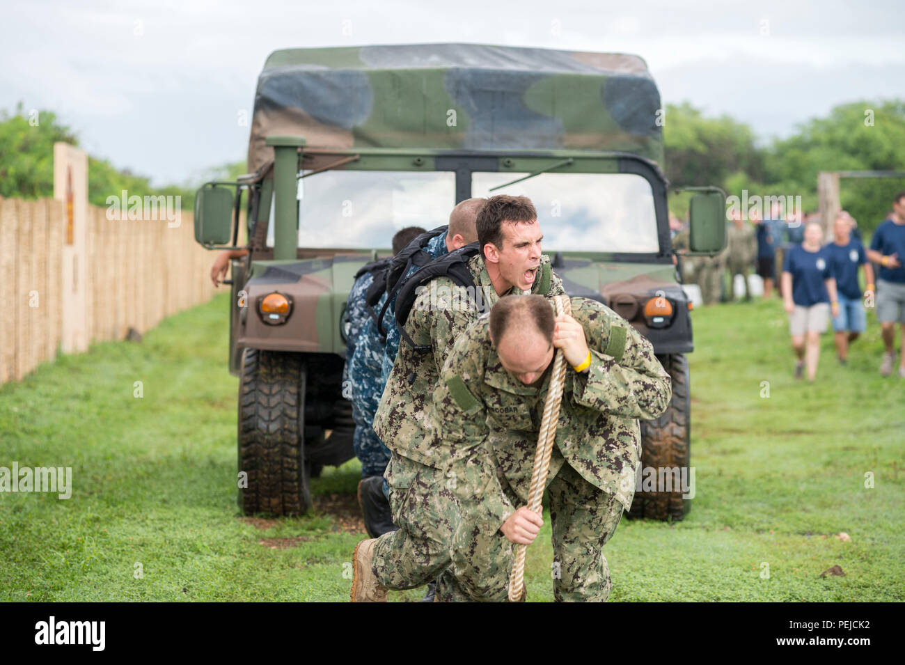 150827-N-YW024-098 KANEOHE BAY, Hawaii (Aug. 27, 2015) Chief selects ...