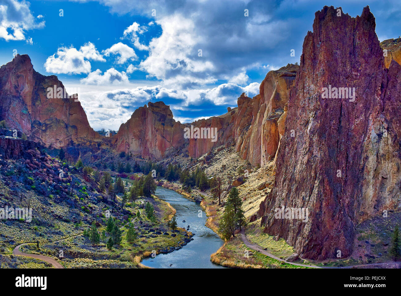 Smith rock state park hi-res stock photography and images - Alamy