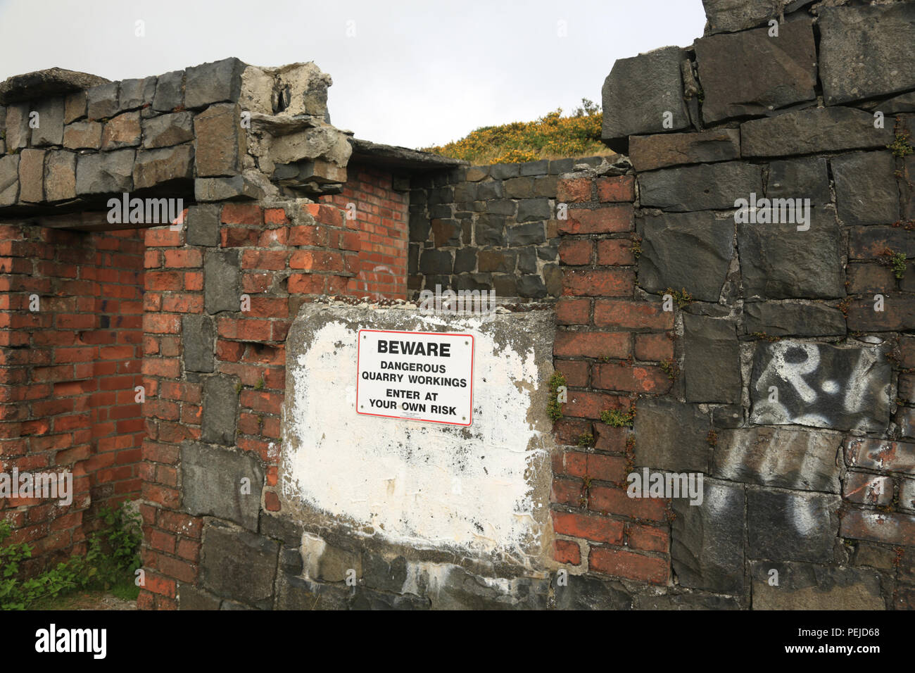 Dhustone quarry hi-res stock photography and images - Alamy