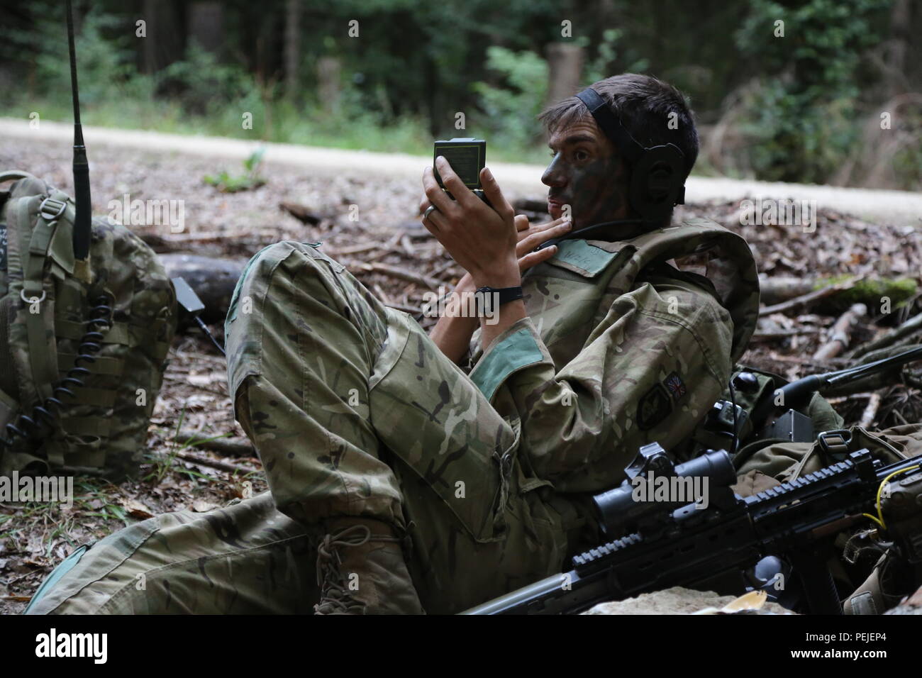 A British soldier of 2nd Battalion, Parachute Regiment, 16th Air ...