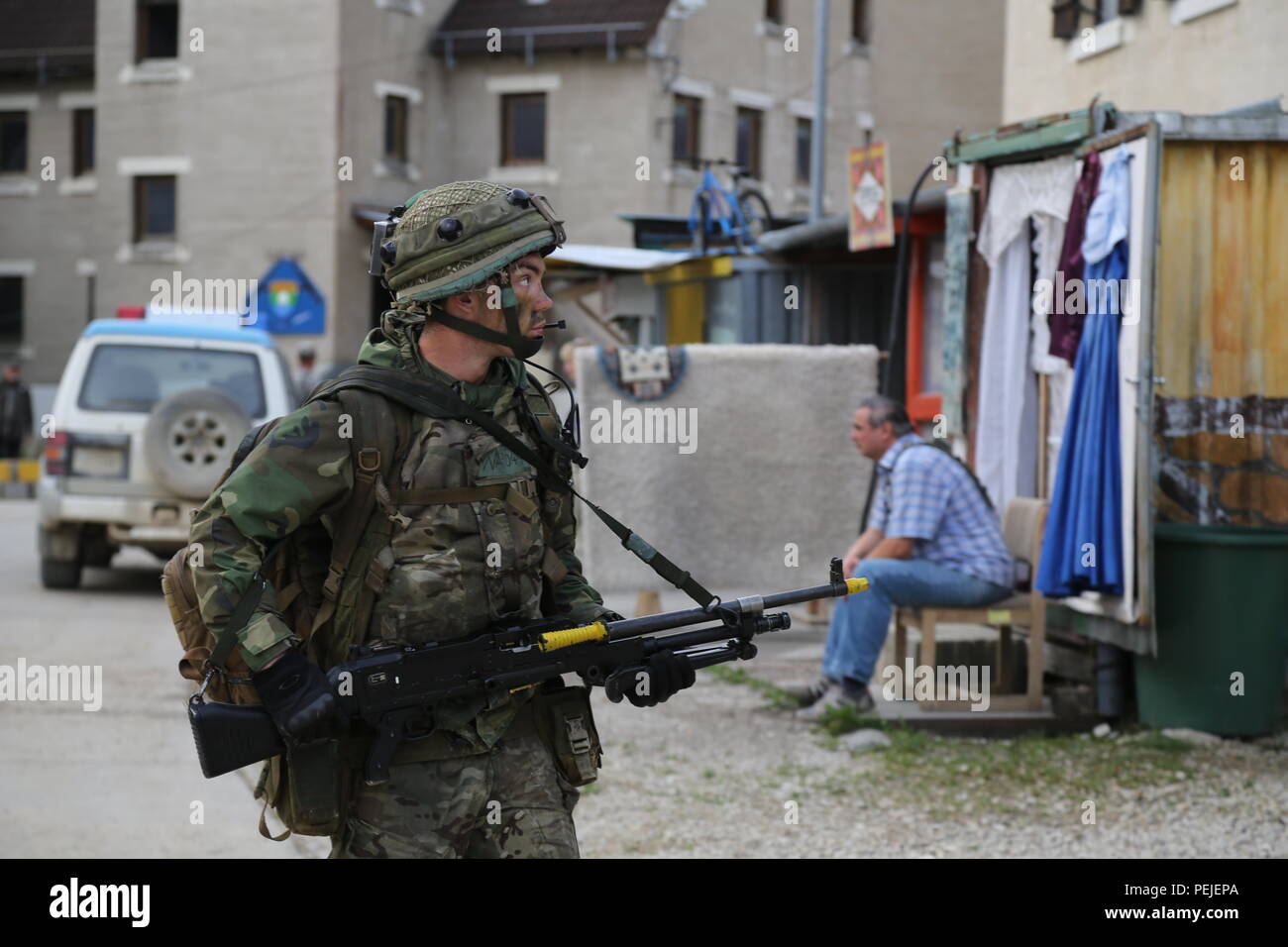 British army foot soldiers cold war hi-res stock photography and images ...