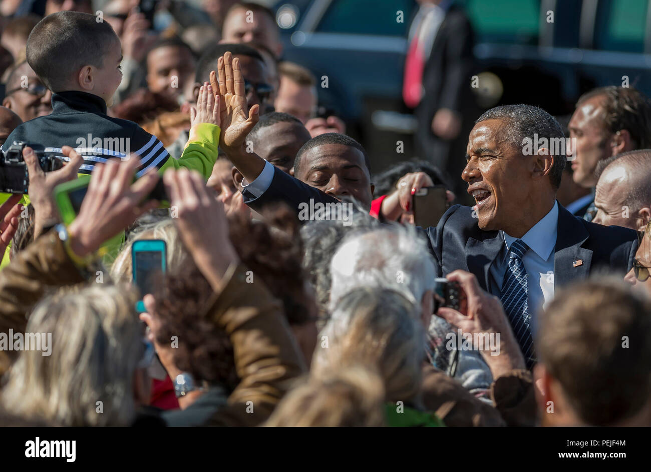 President obama speech public 2015 hi-res stock photography and images ...