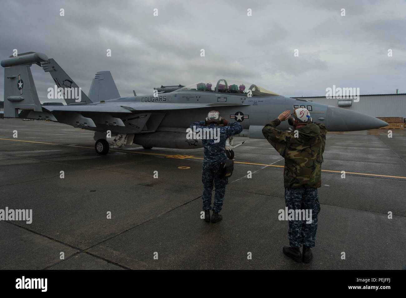 150831-N-WQ574-027 OAK HARBOR, Wash. (Aug. 31, 2015) Capt. Darryl ...