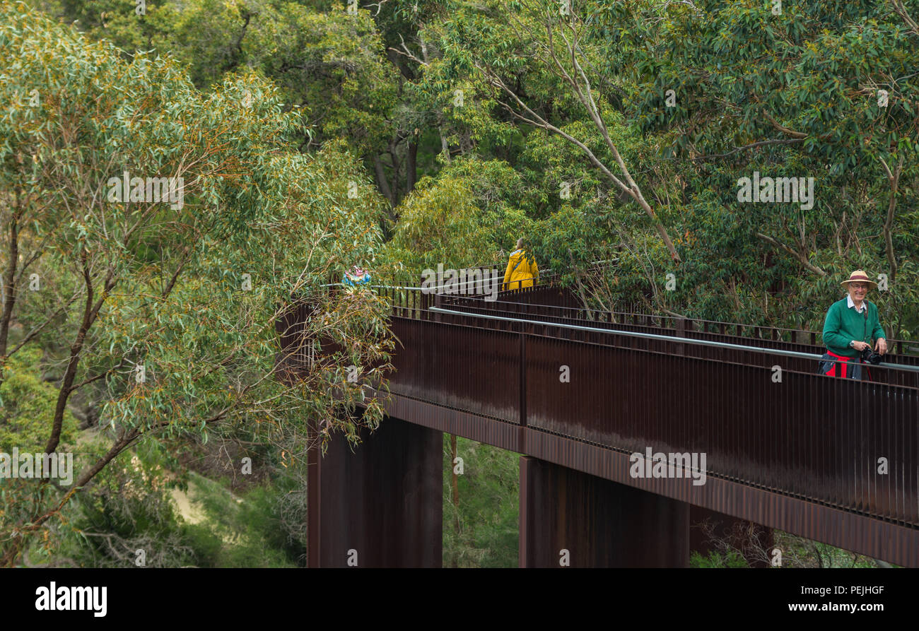 Glass pedestrian walk over bridge hi-res stock photography and images ...