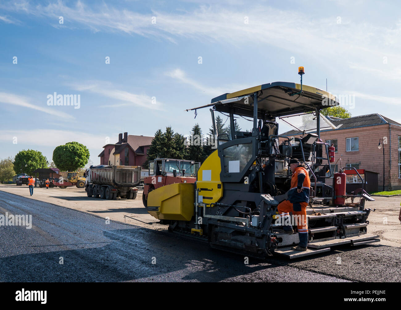 Asphalt placing machine hi-res stock photography and images - Alamy