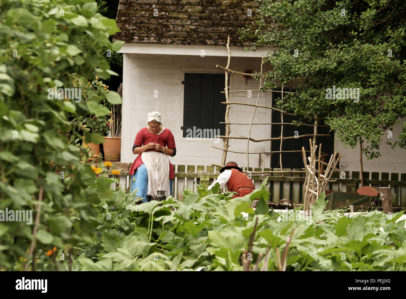 Colonial reenactment williamsburg hi-res stock photography and images ...