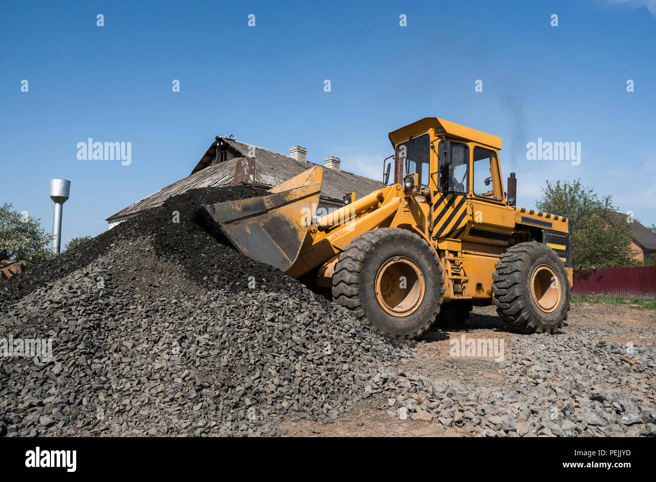 Large front bucket loader truck mine hi-res stock photography and ...