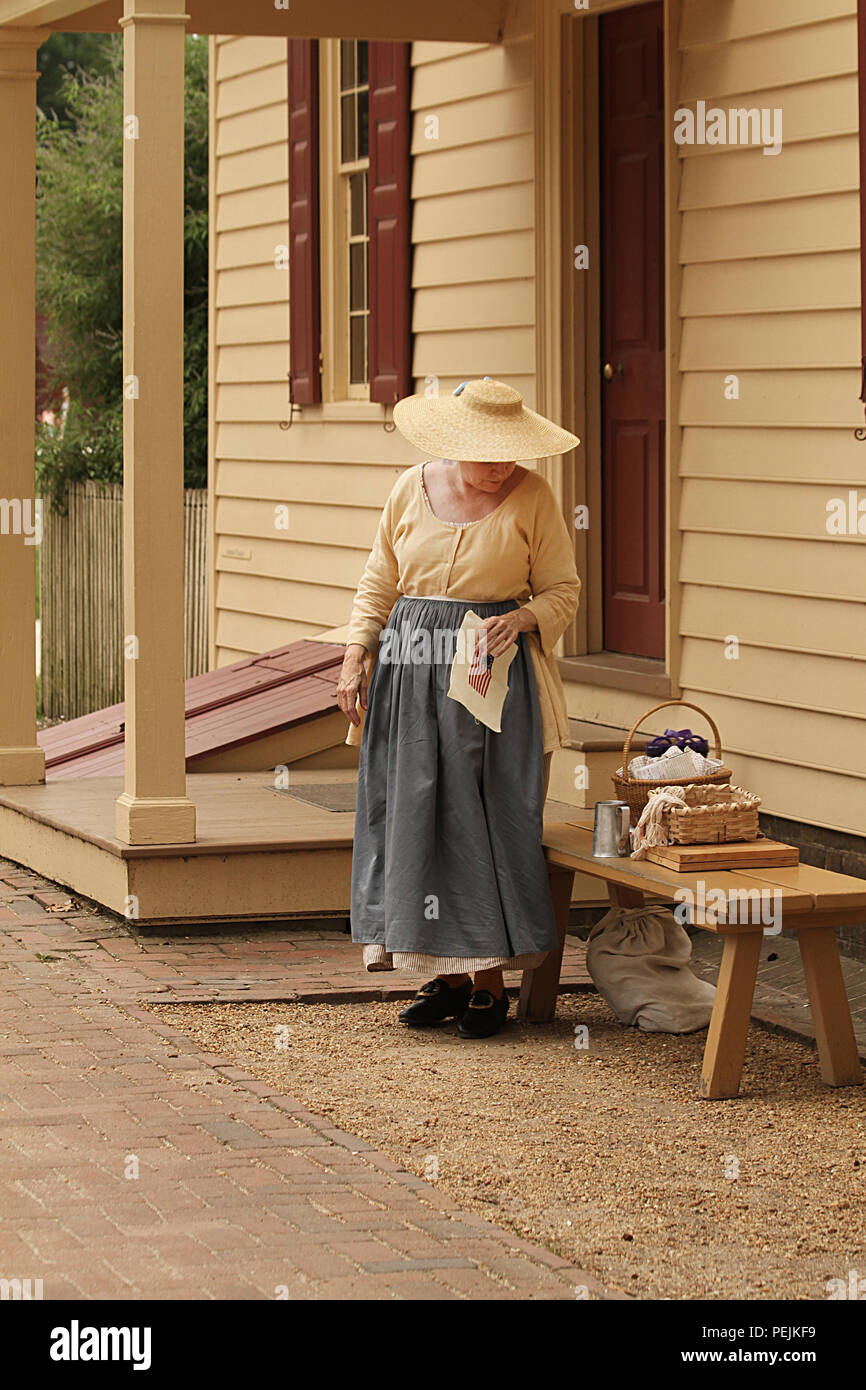 Williamsburg Colonial Woman High Resolution Stock Photography and ...