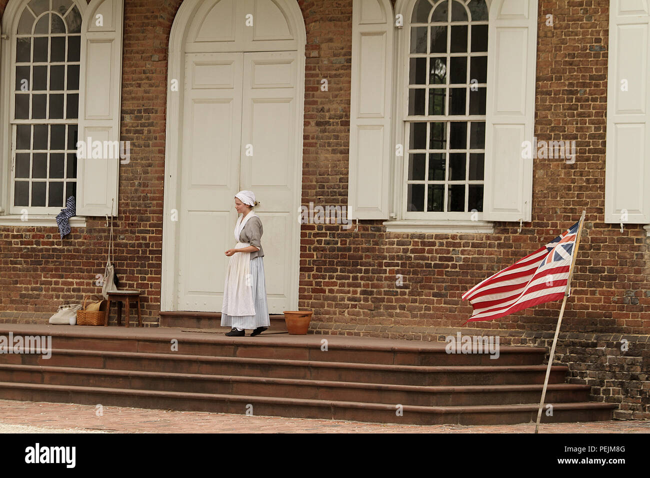 Williamsburg Colonial Woman High Resolution Stock Photography and ...