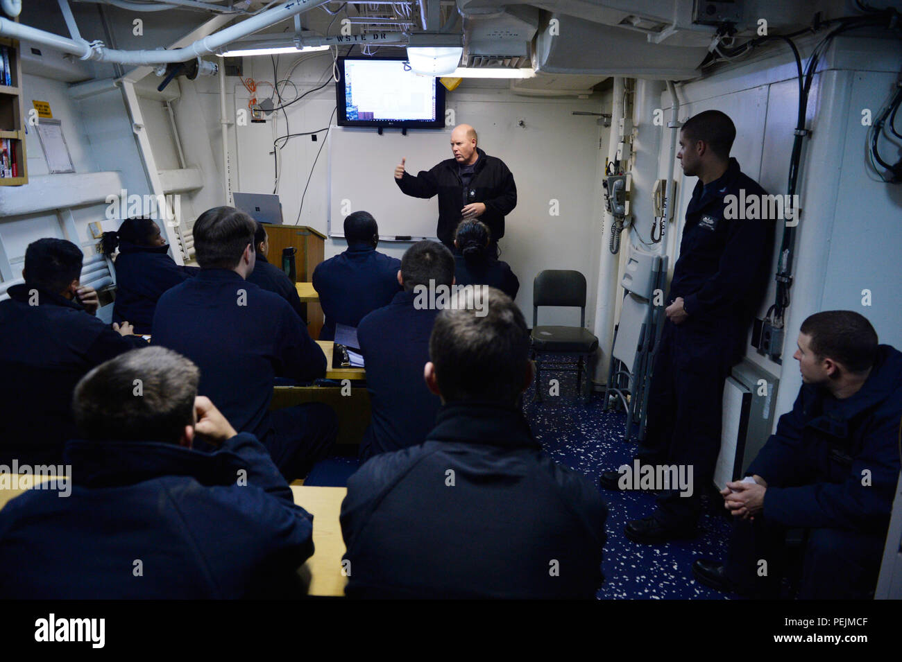 151207-N-XT273-005 BLACK SEA (Dec. 7, 2015) USS Ross (DDG 71 ...