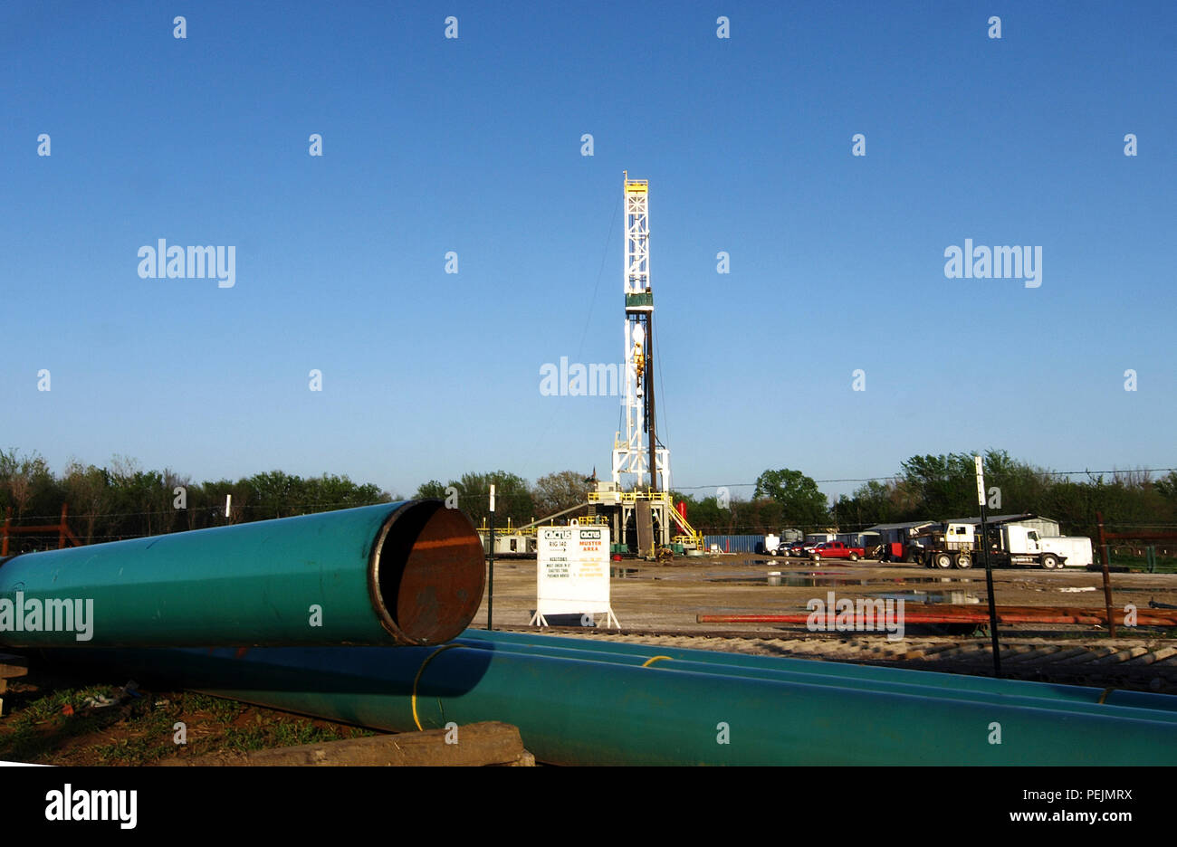 Production of shale oil hi-res stock photography and images - Alamy