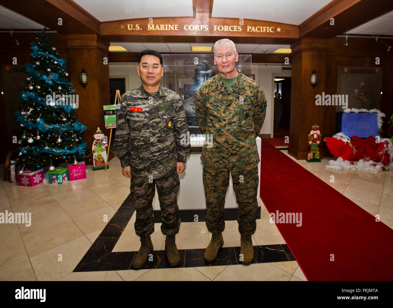 Commandant of the Republic of Korea Marine Corps Lt. Gen. Sang-Hoon Lee ...