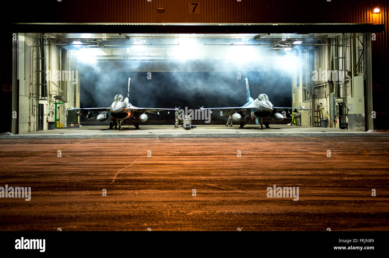 Checkered flag 2015 exercise hi-res stock photography and images - Alamy